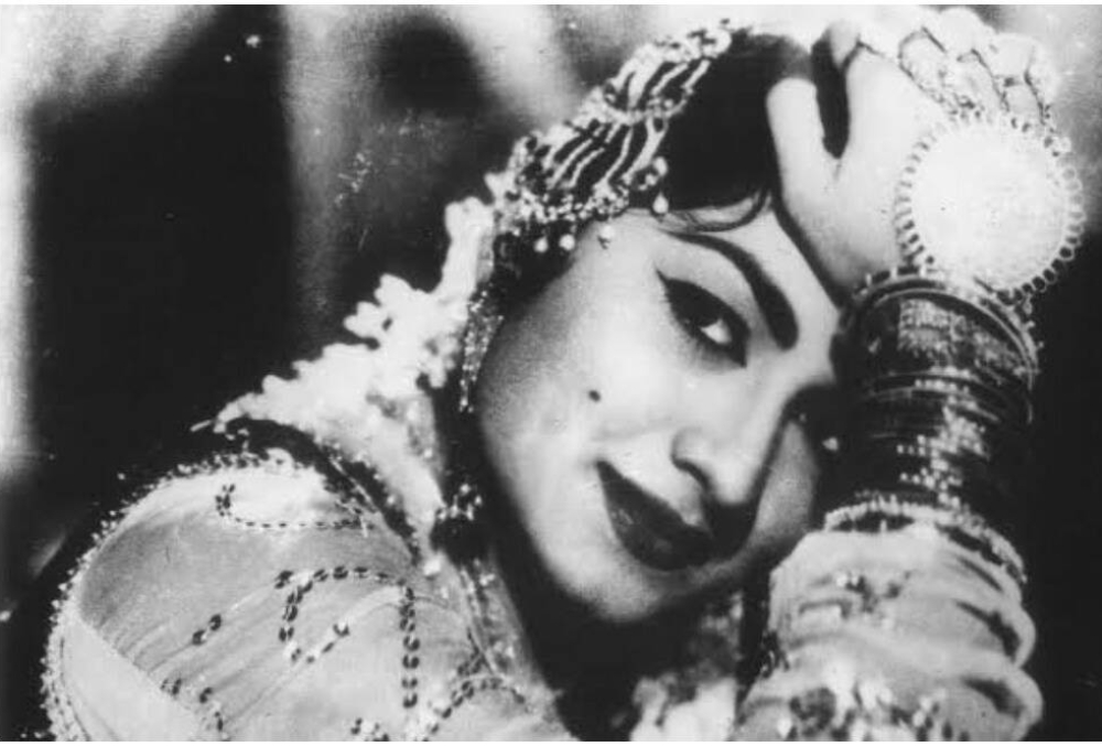 Latest Entertainment News: Movies, Bollywood & Hollywood Breaking News