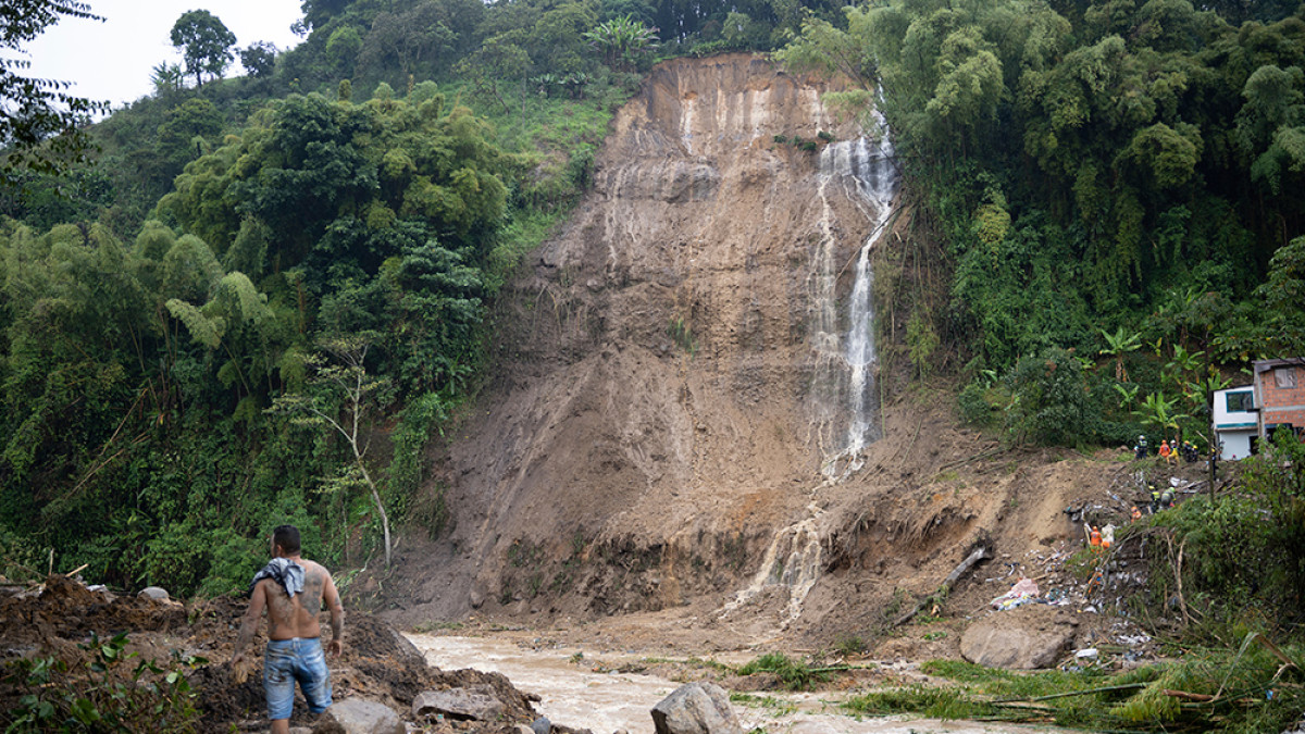 Colombia Mudslide Leaves 14 Dead, Homes Wrecked