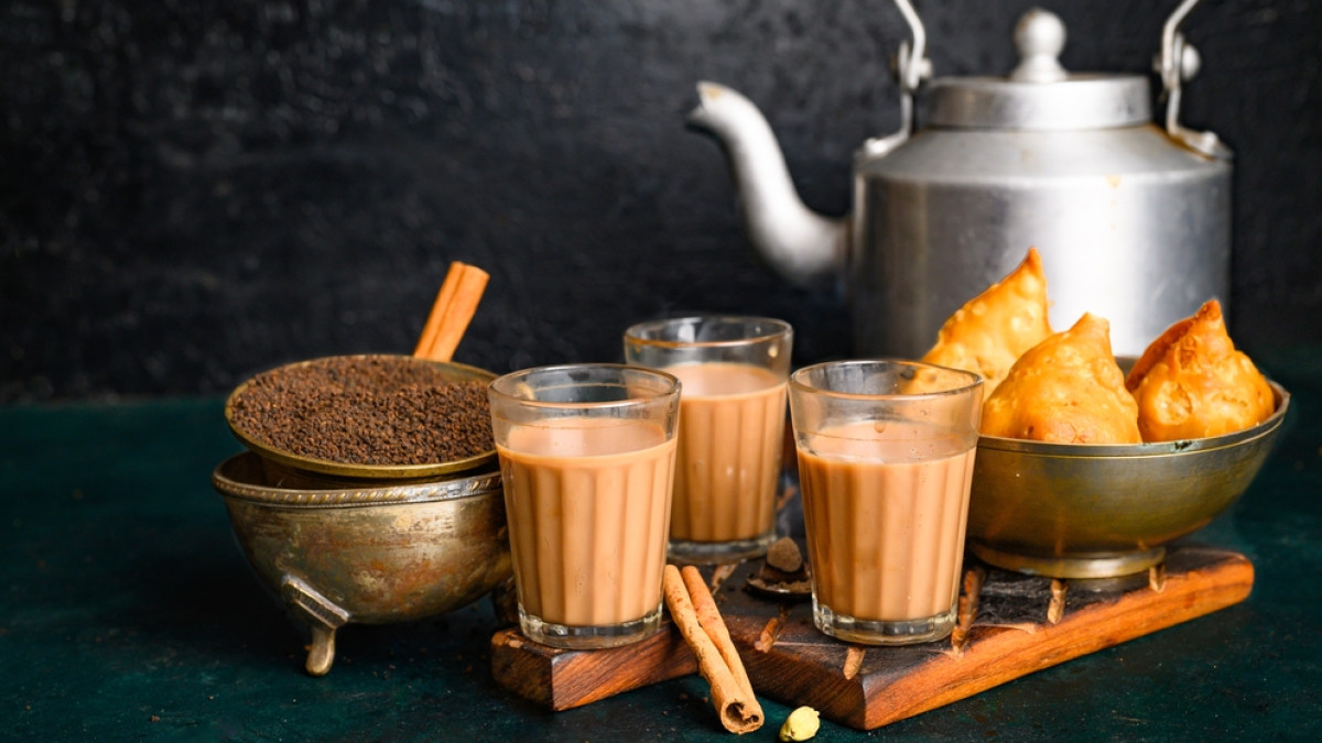 Tandoori, Chocolate, Rose...: Trysts With Chai On India's Roadside