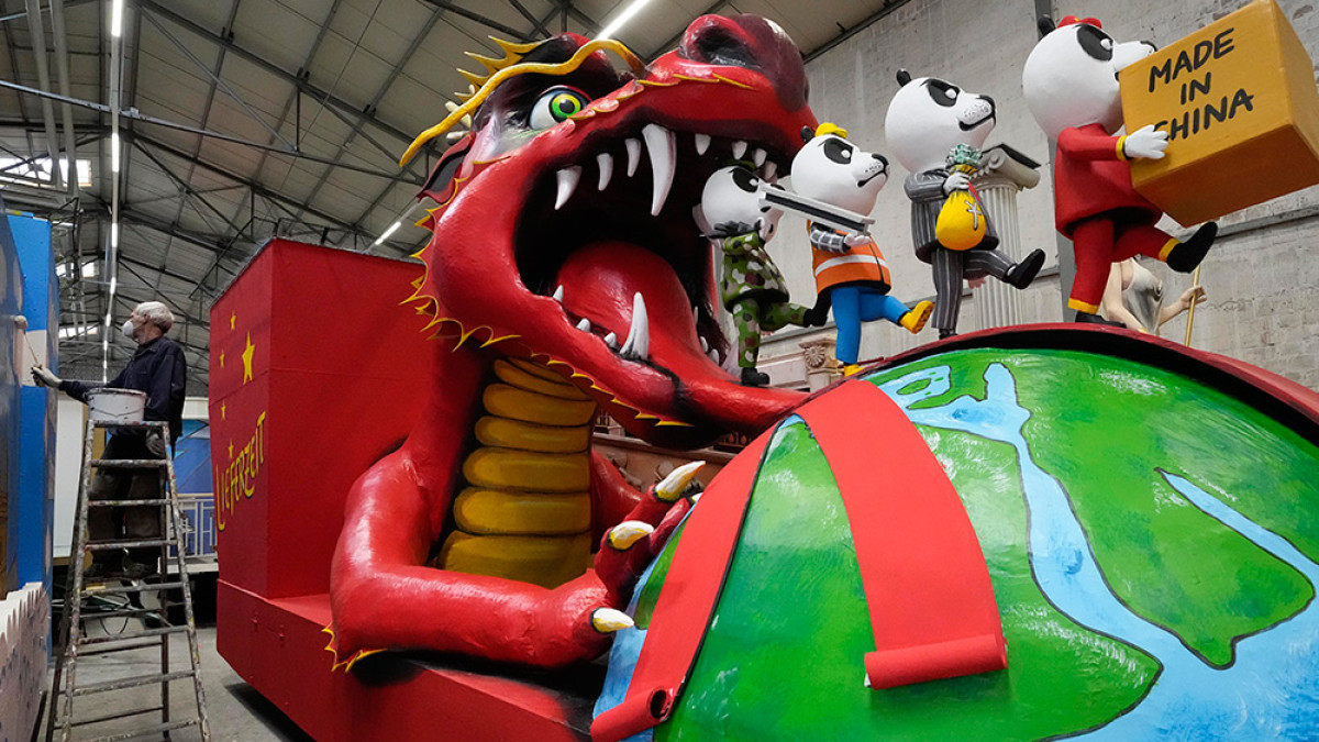 Floats For Cologne Carnival That Will Have 8,000 Spectators