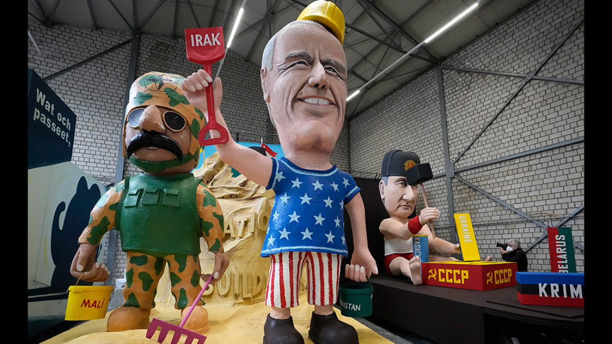 Floats For Cologne Carnival That Will Have 8,000 Spectators