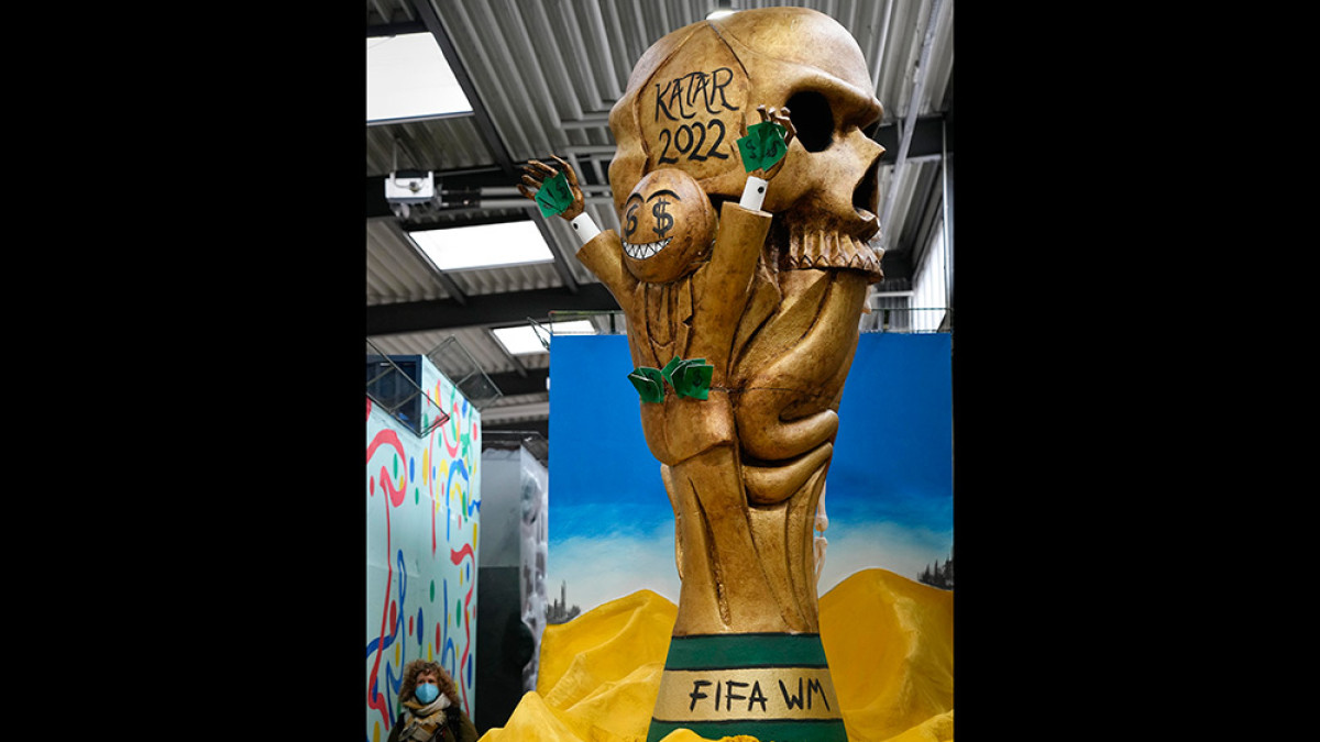 Floats For Cologne Carnival That Will Have 8,000 Spectators