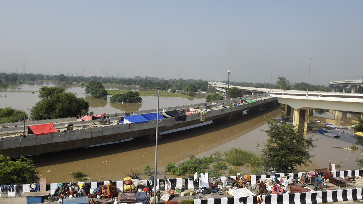 Delhi On Alert As Yamuna River Water Level Rises Following Surge In ...
