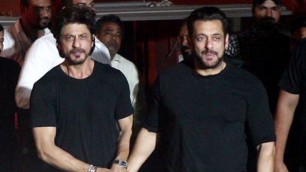 Salman Khan And Shahrukh Khan Hug