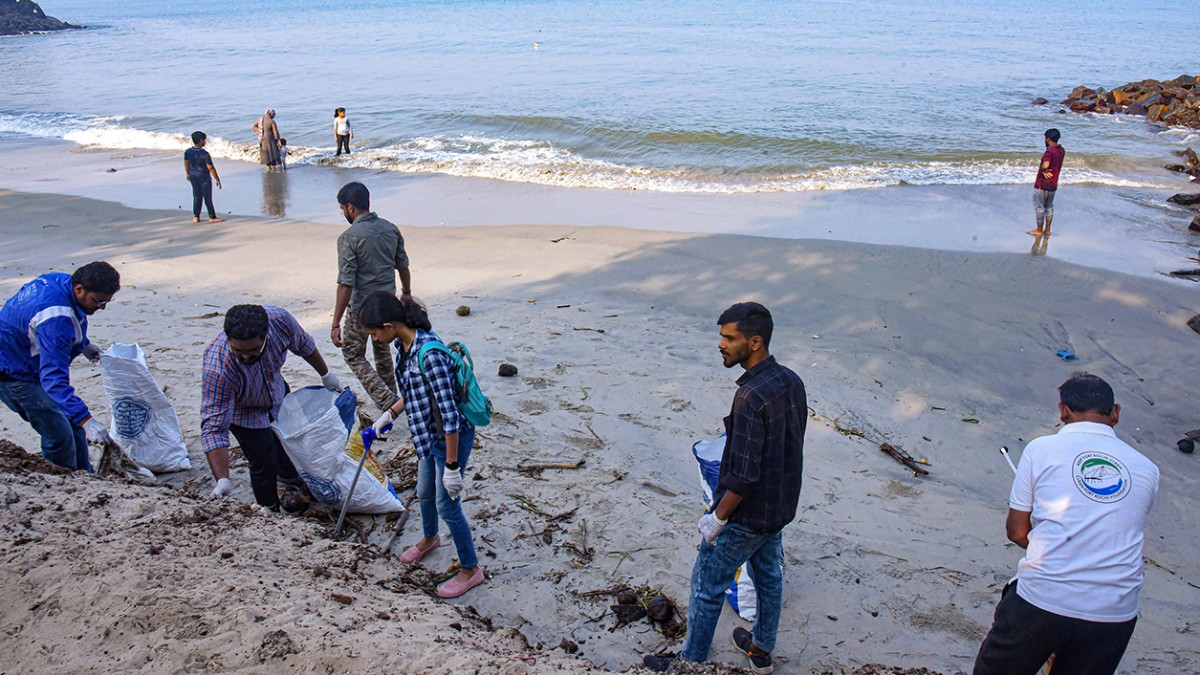 Volunteers Take Part In Beach Clean Up Drive In Vizag To Mark World ...